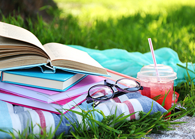 Notre guide de lecture pour un été sans excuses